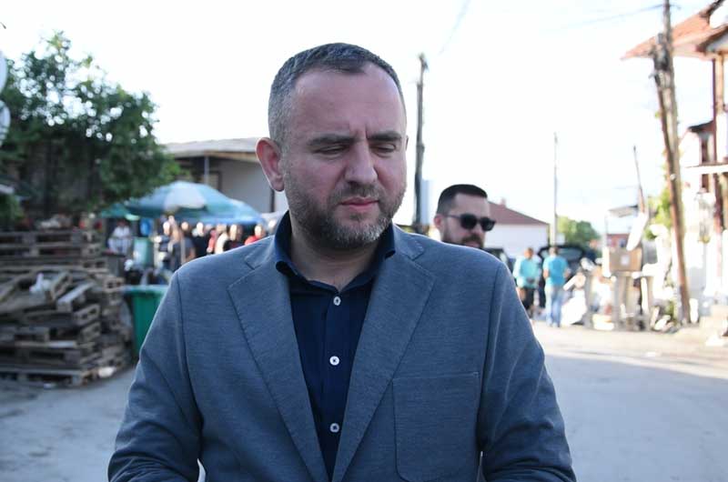 Министерот за внатрешни работи Тошковски е во турското маало